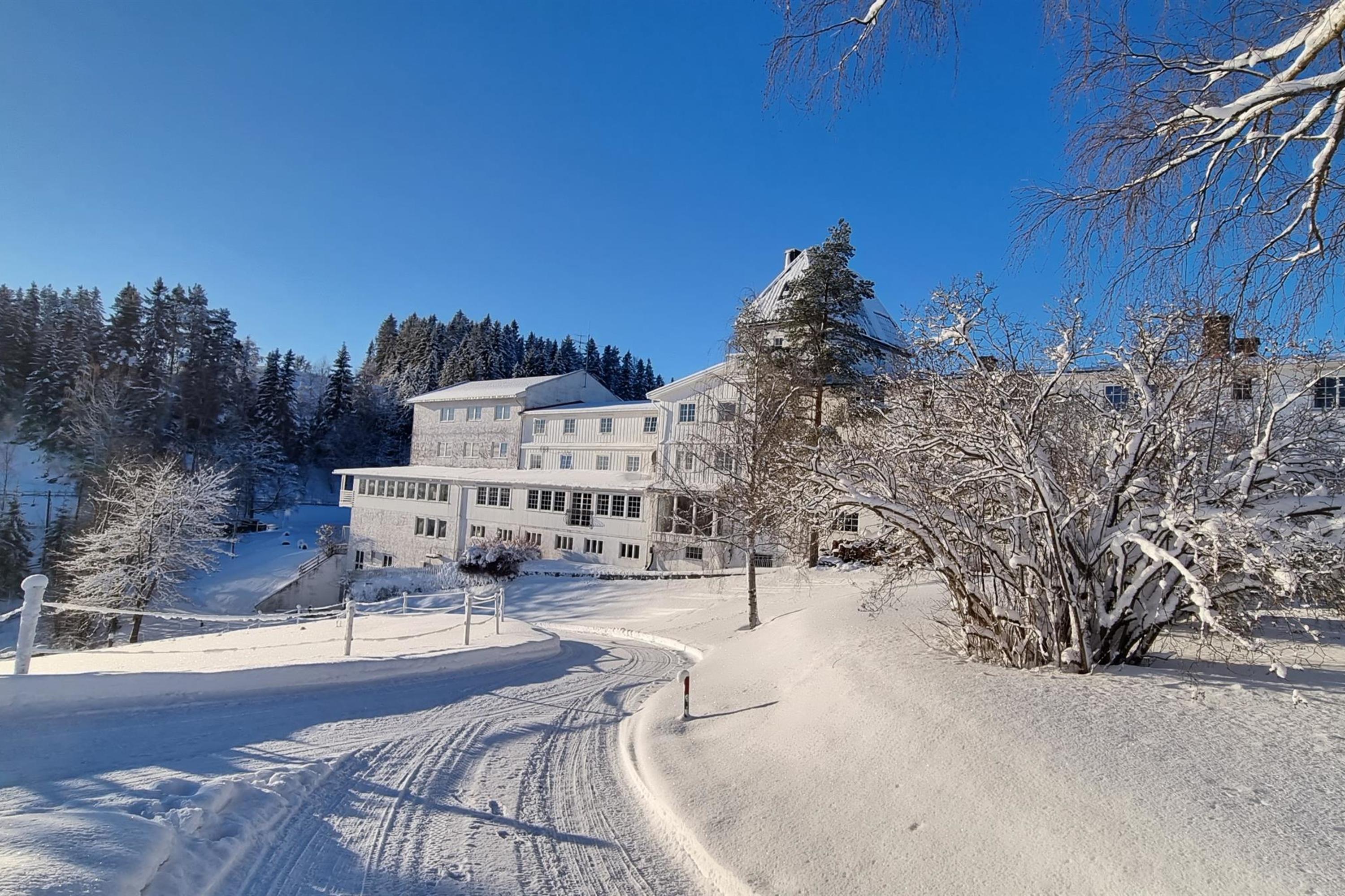 Sanner Hotell - Historisk hotell på Hadeland - Visit Øst-Norge